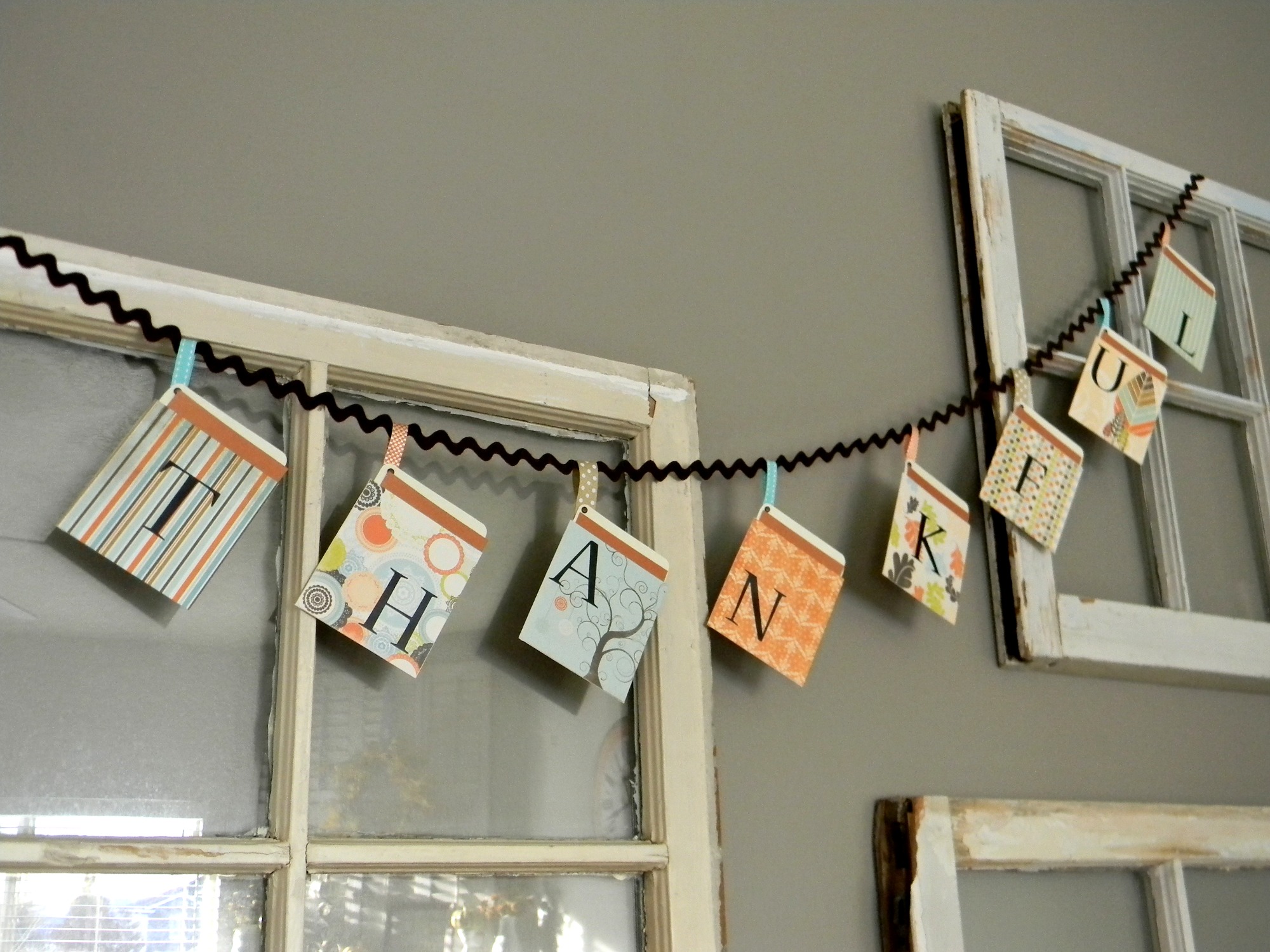 Thanksgiving Thankful Banner - Organize and Decorate Everything