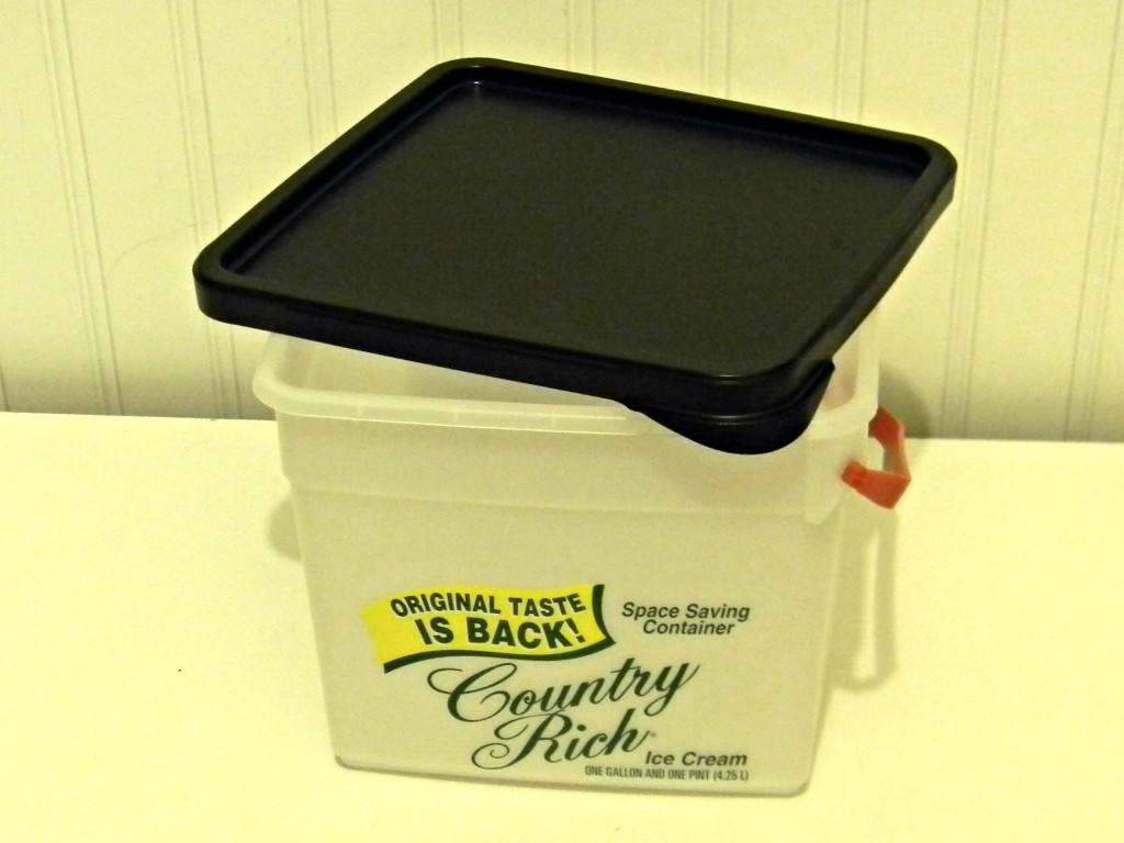 Quick Tip #17 - Sidewalk Chalk Container - Organize and Decorate Everything