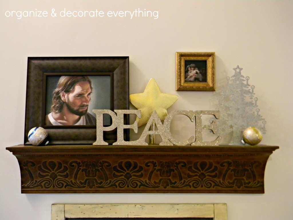 Entry Vignette - Organize and Decorate Everything