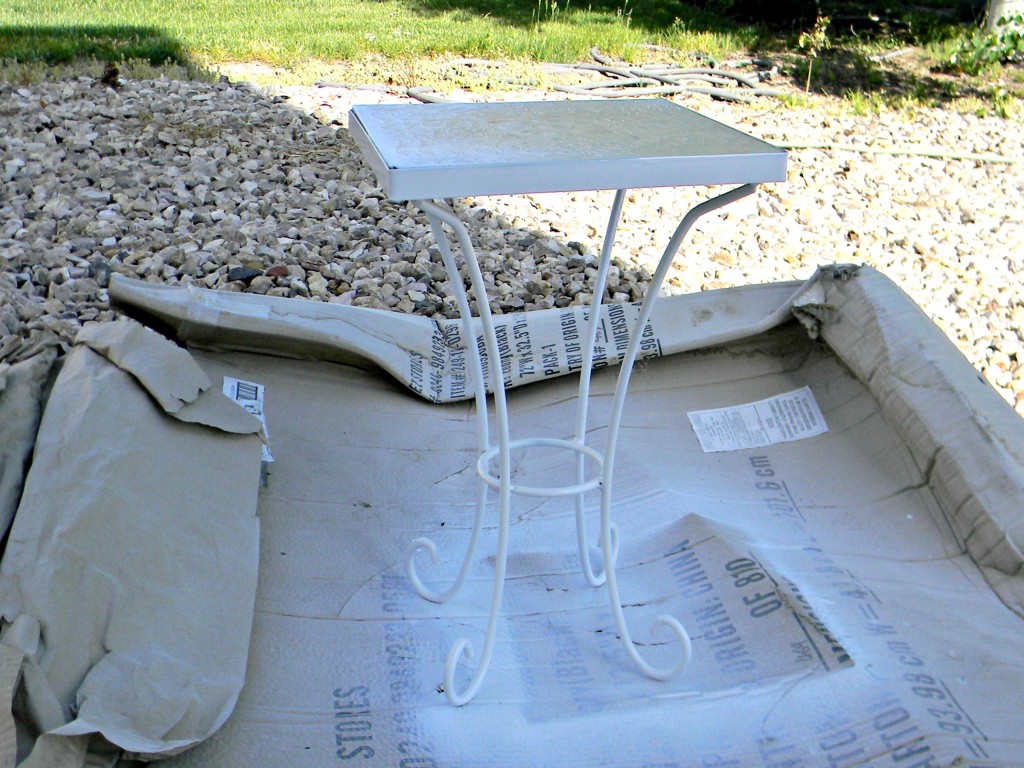 Transform Outdoor Tables with Spray Paint - Organize and Decorate ...