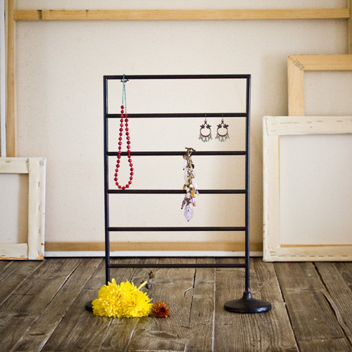 Standing rack - Organize and Decorate Everything