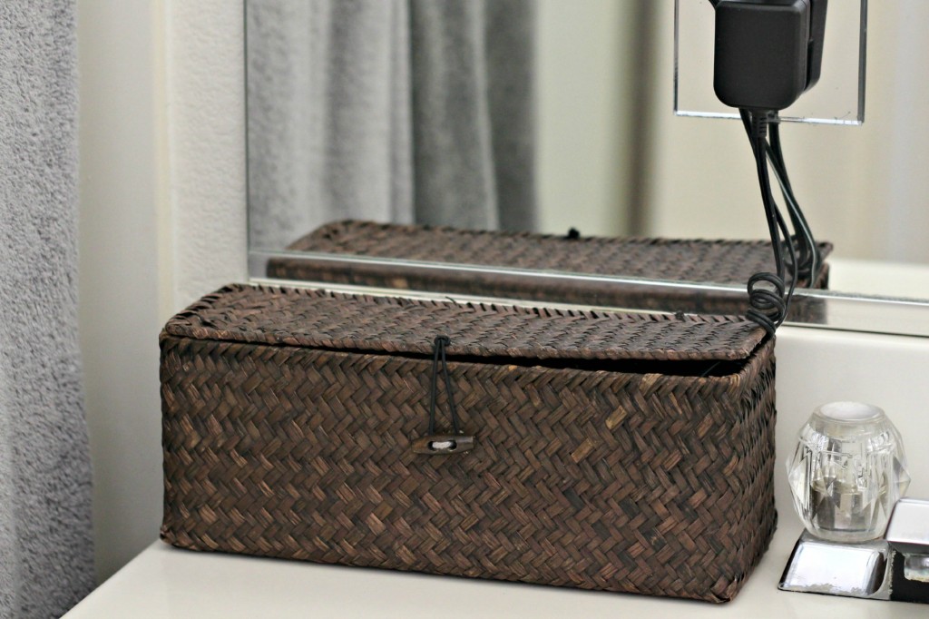 31 Days of 15 Minute Organizing - Day 22: Clear a Horizontal Space ...