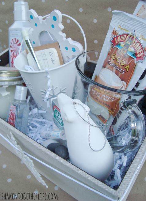 white Christmas gift - Organize and Decorate Everything