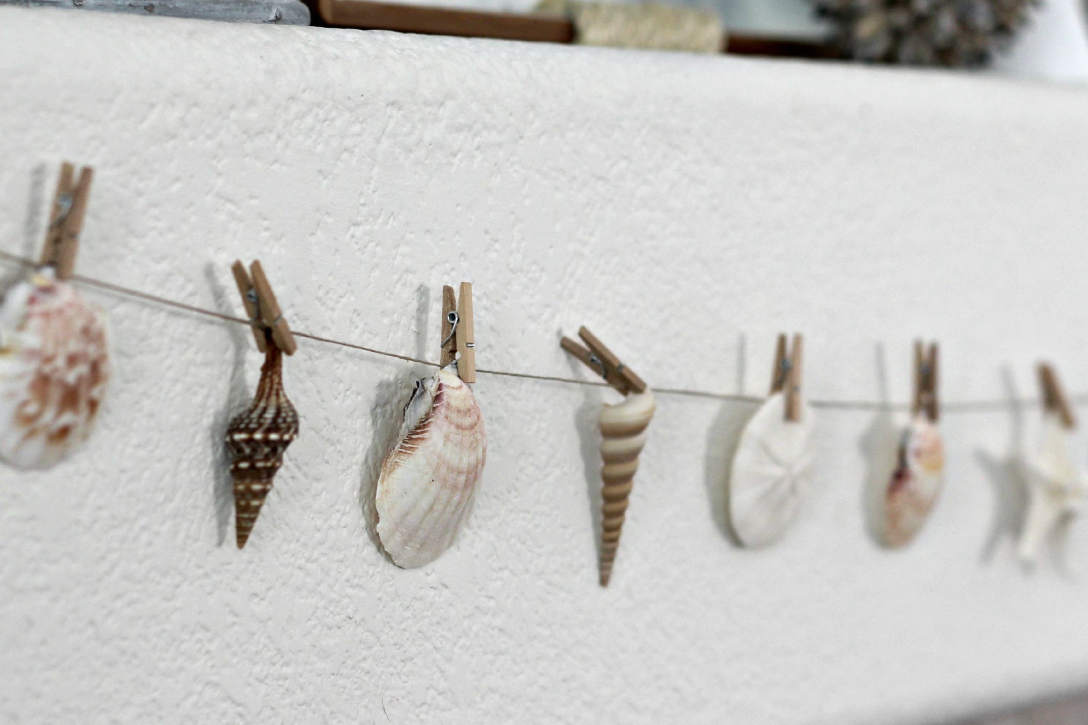Coastal Mantel shell garland - Organize and Decorate Everything