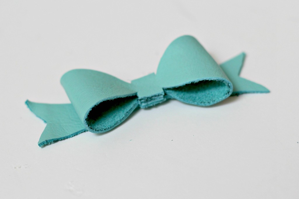 Leather Bow - Organize and Decorate Everything