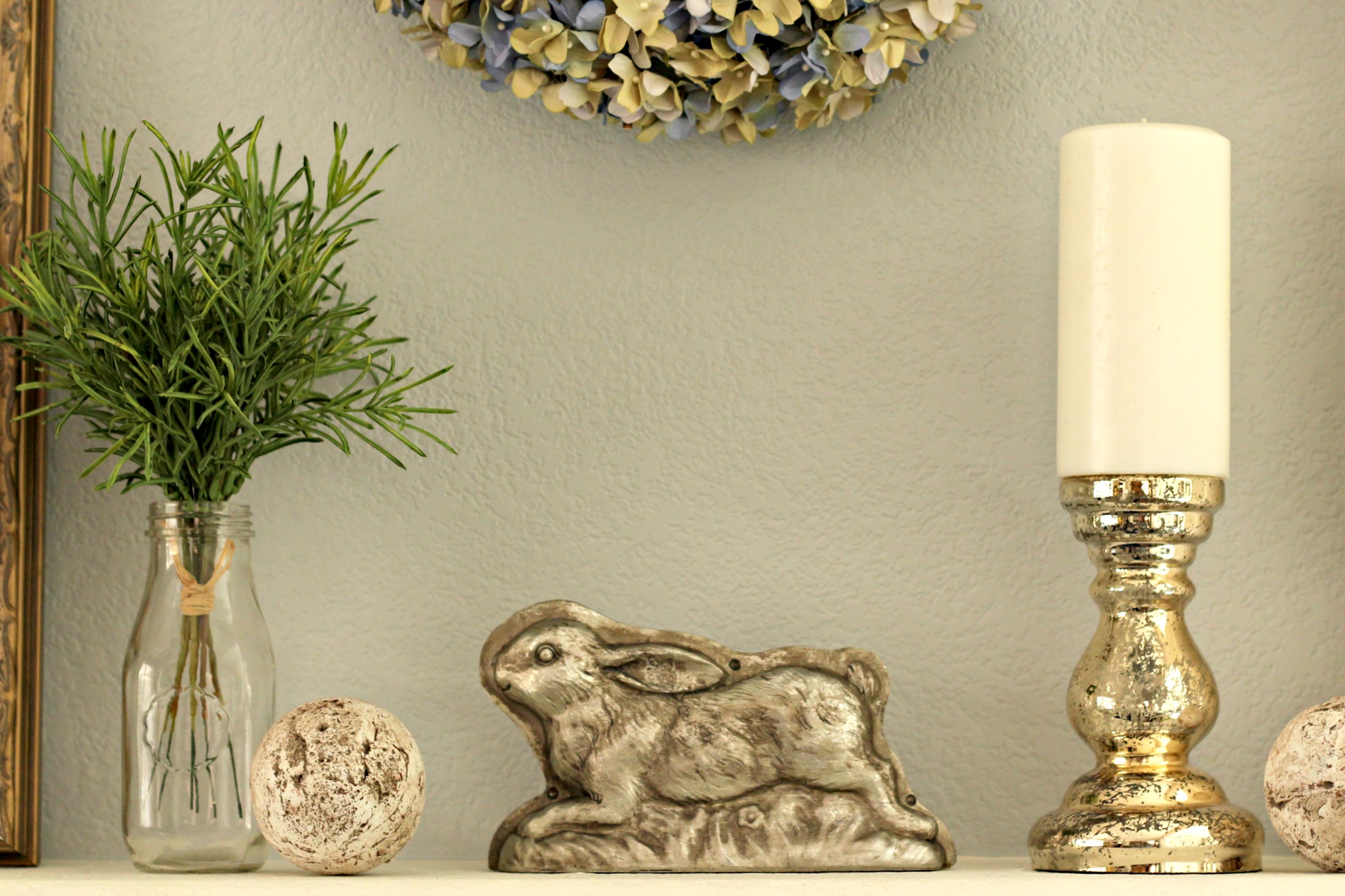 Easter mantel display - Organize and Decorate Everything